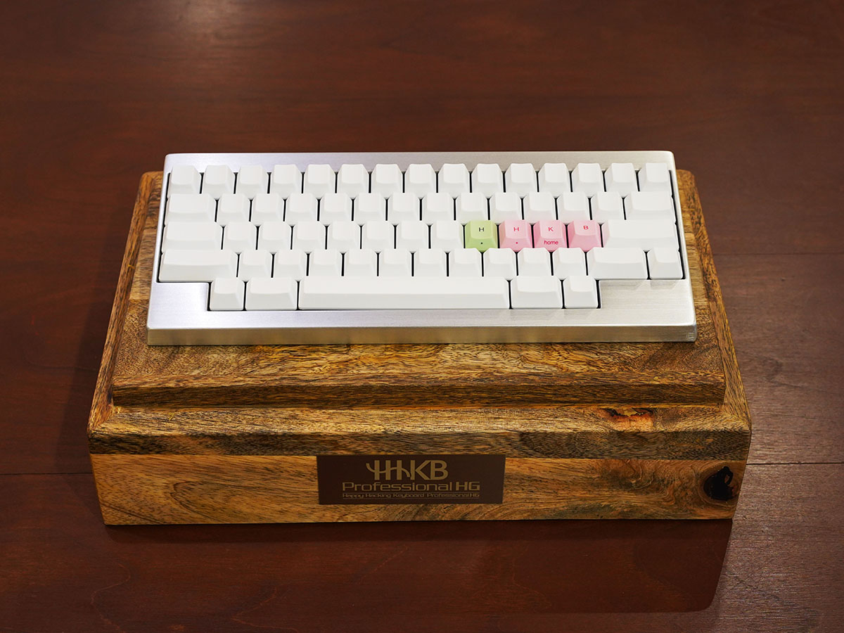 伝説のアルミ削り出し「HHKB」の展示を開始！上司が謎のこだわり「HHKBをケーキに近づけたい」 – CASE Shinjuku | 新宿区高田馬場のシェアオフィス＆コワーキングスペース